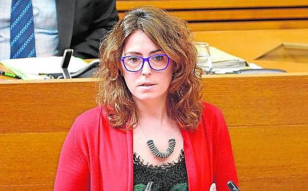 Noelia Hernández, diputada en Les Corts: «Soy superdotada como otros son rubios o calvos» | Las ...